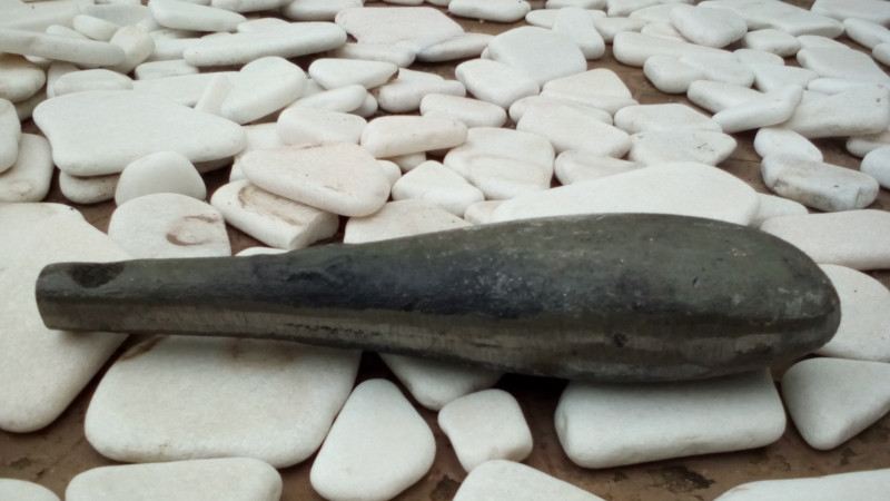 TUNGKU BESI PANJANG 2 KG